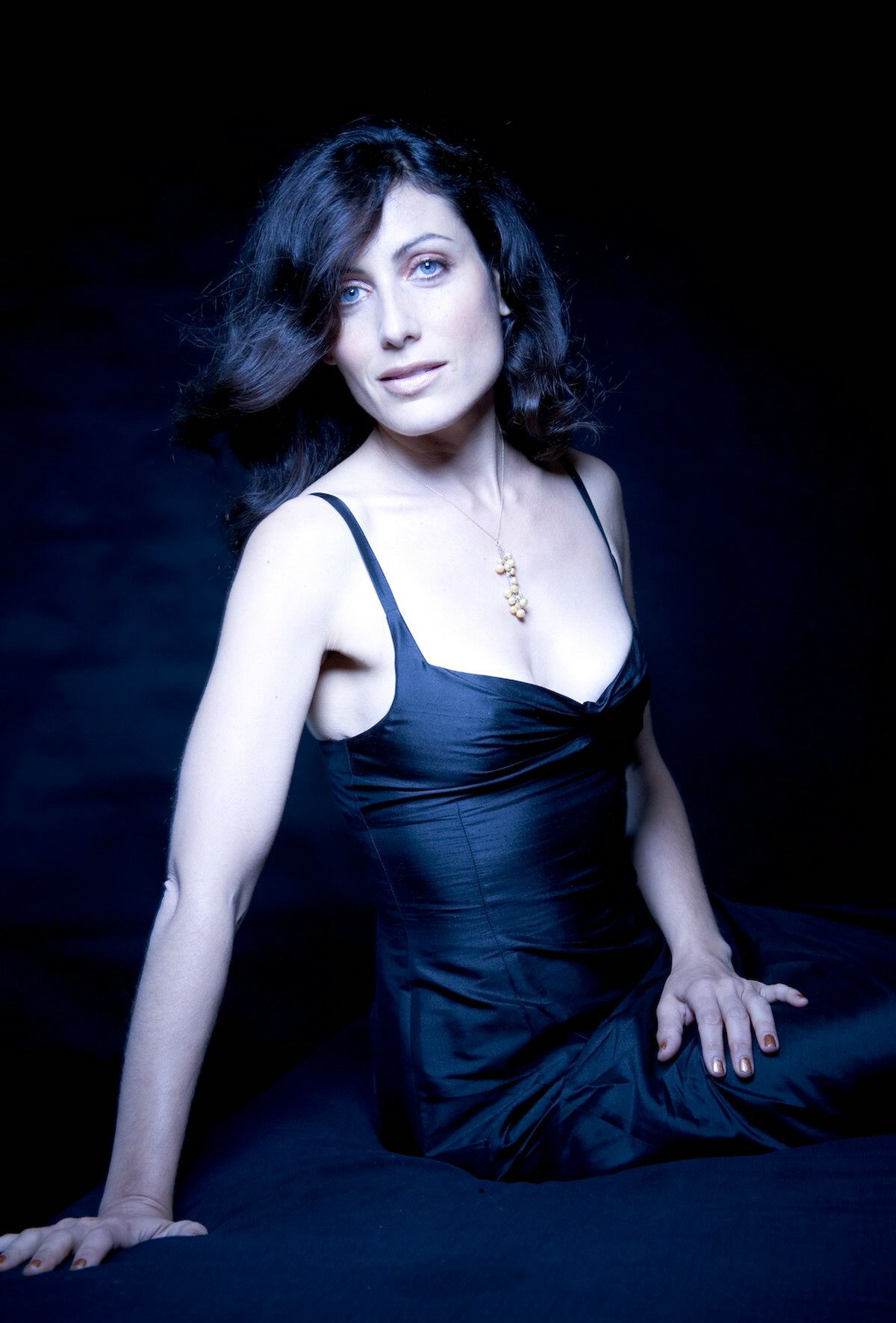 Lisa Edelstein Page 4 8525